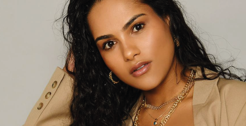 Speaking with Saffron Hocking. Actress from the Smash Hit, Netflix Ser ...